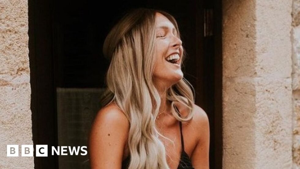 Nicky Newman: Celebrities pay tribute to inspirational cancer ...